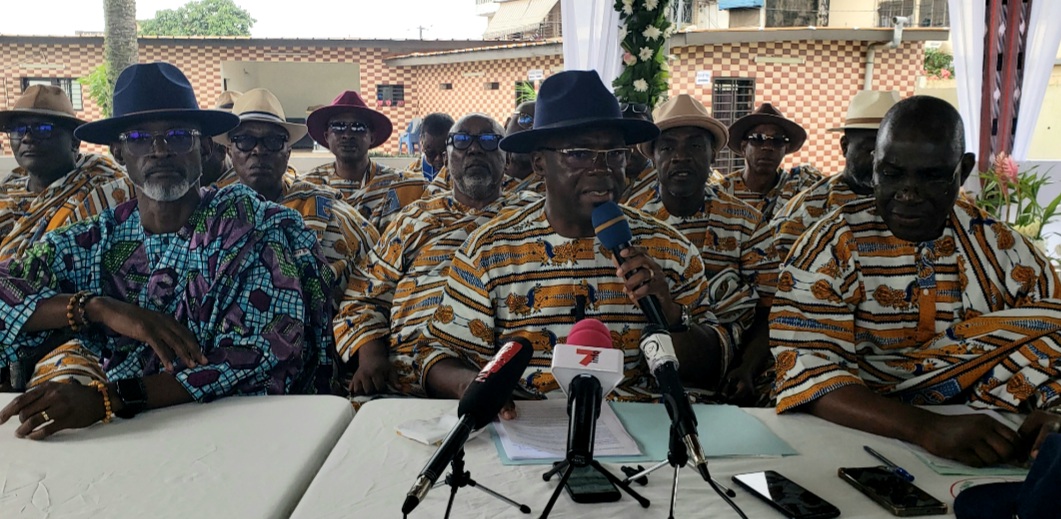 Abobo-Té : Le Chef Djako Arsène dénonce une crise artificielle et ...